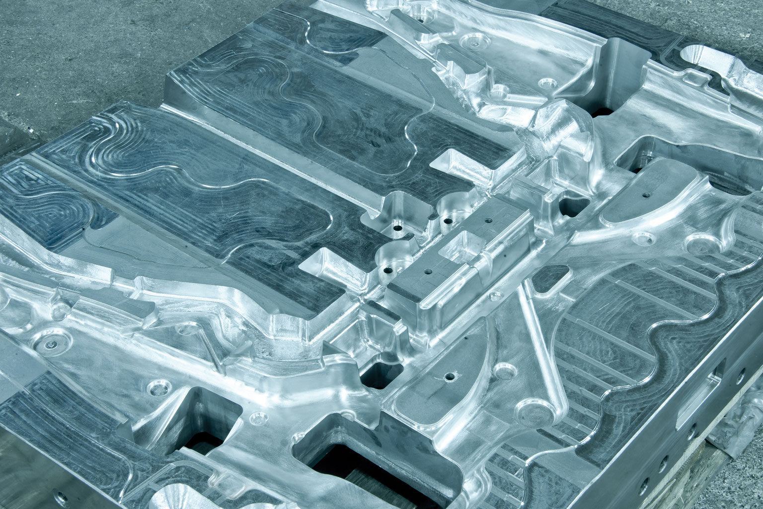 Modell- und Formenbau - Blech- und Profilvorfertigung für den Maschinen ...