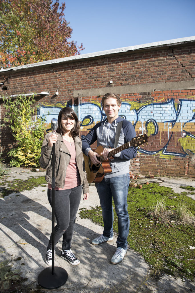 Was bleibt sind Gitarre und Gesang - www.bellacoustic.jimdo.de