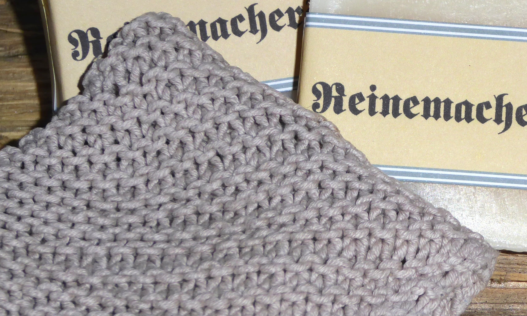 Der gestrickte Putzlappen - Seifen-Manufaktur Annette Sauer