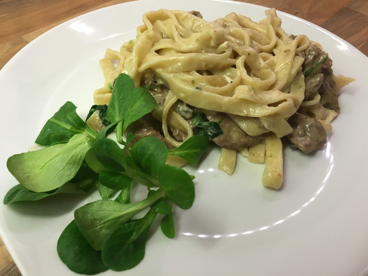 Rinderfiletspitzen - dazu "Pasta á la Sanchez" in einer Gorgonzolasoße ...