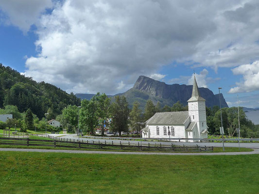 3.07. Lihesten am Sognefjord - lofotenreises Webseite!