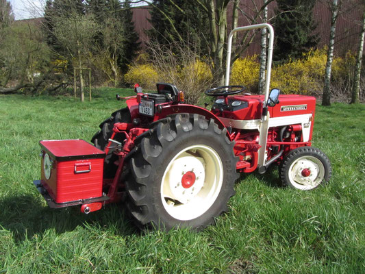 IHC 453 V - Peter Steinhoff Schlepper in Dinslaken