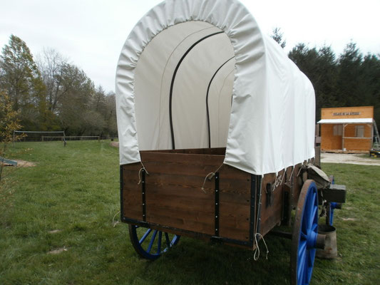 Décor Chariot Western - Fabrication et location de décors et tentes