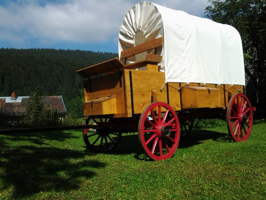 Décor Chariot Western - Fabrication et location de décors et tentes