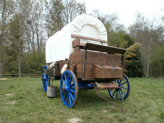 Décor Chariot Western - Fabrication et location de décors et tentes