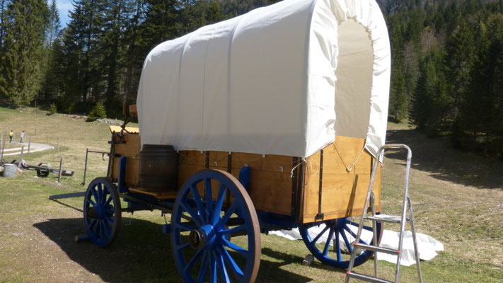 Décor Chariot Western - Fabrication et location de décors et tentes