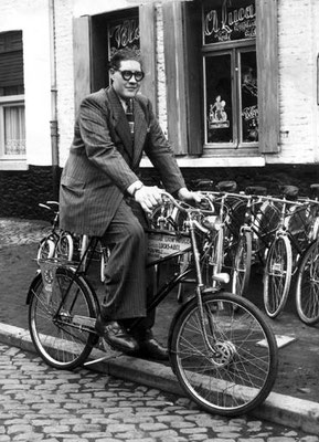 BACHELARD Fernand dit le Géant Atlas (1922-1976) - Cercle d'histoire et ...