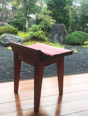 背筋のびのび。 - Sit up stool 背筋が伸びる椅子