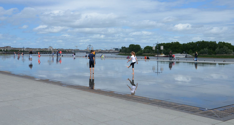 The Water Mirror of Bordeaux - Europe's Best Destinations