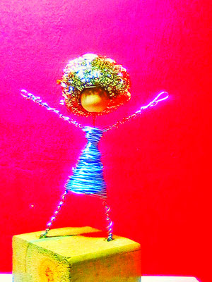 Wire Objects - swisstrailbell® meets bicycle chain art