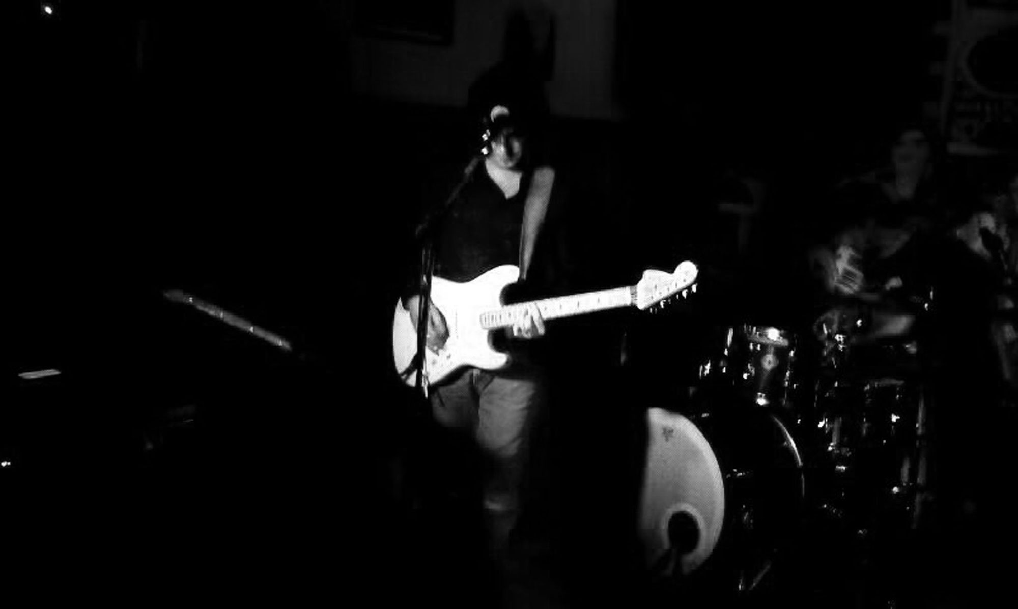 Gallery - Denny Blue Guitar Live