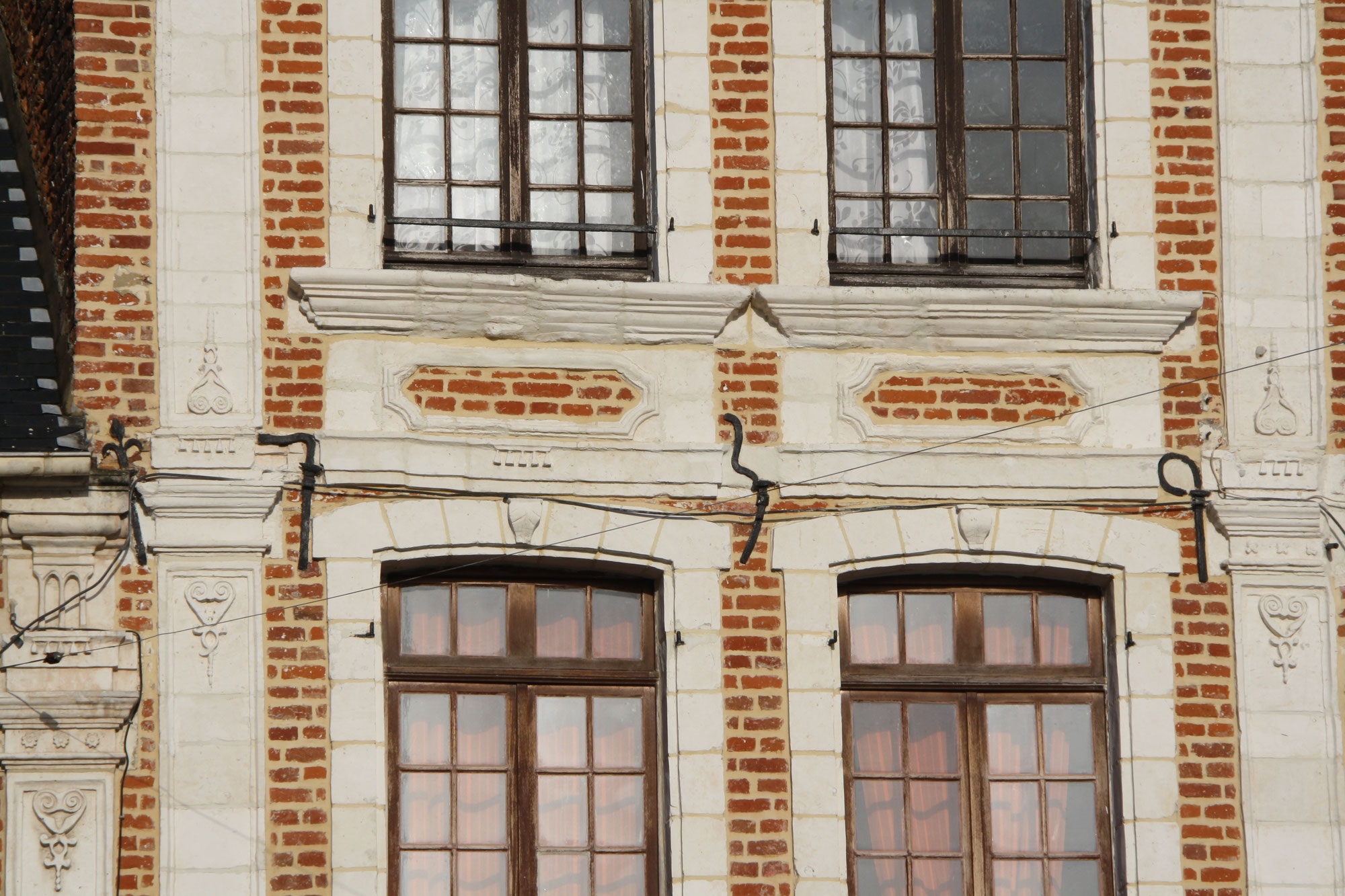 Doullens, ville historique - Office de Tourisme du Territoire Nord ...