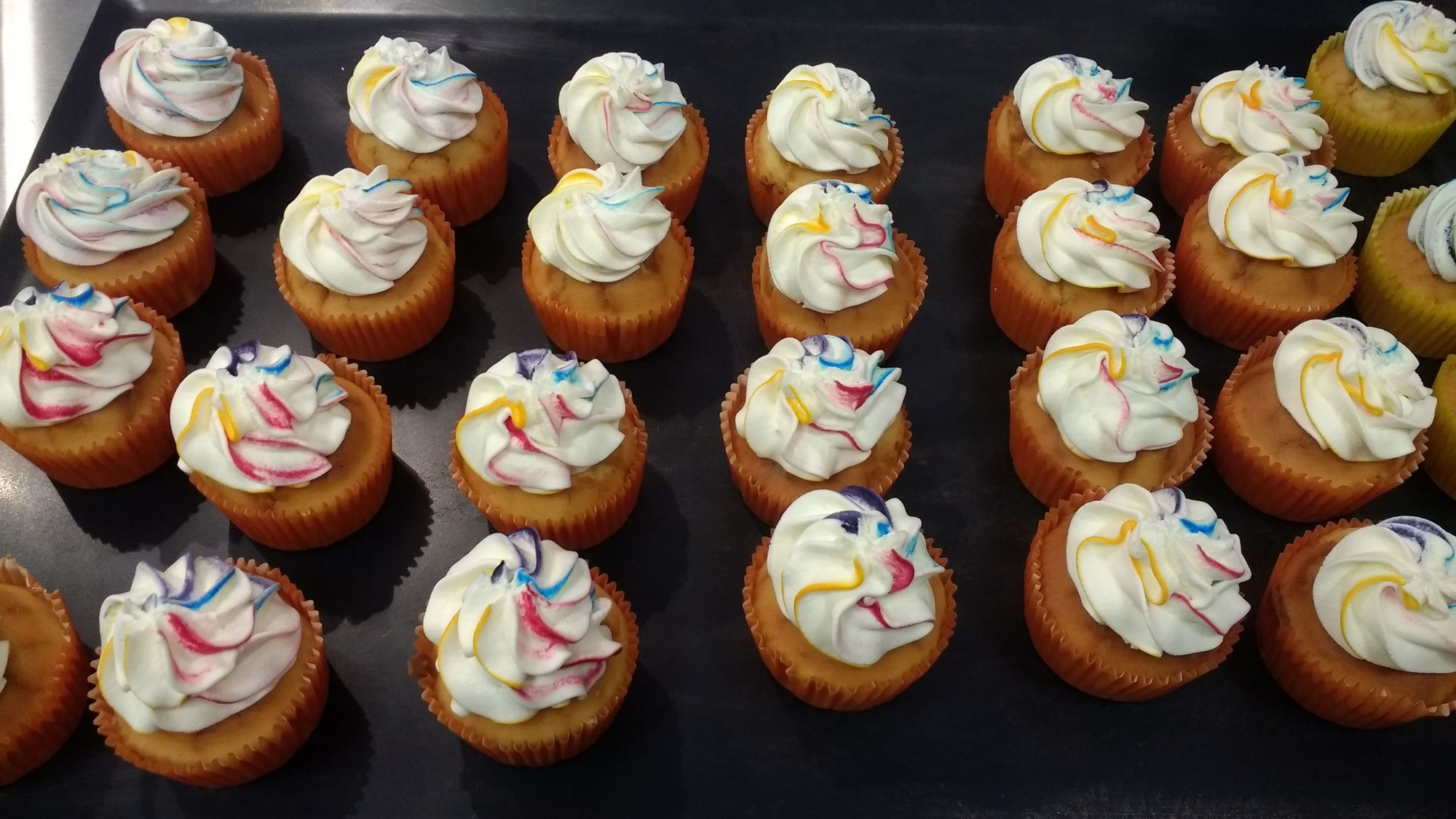 Cupcakes salés et sucrés à Lyon - Salon de thé cosy et gourmand : Tonka ...