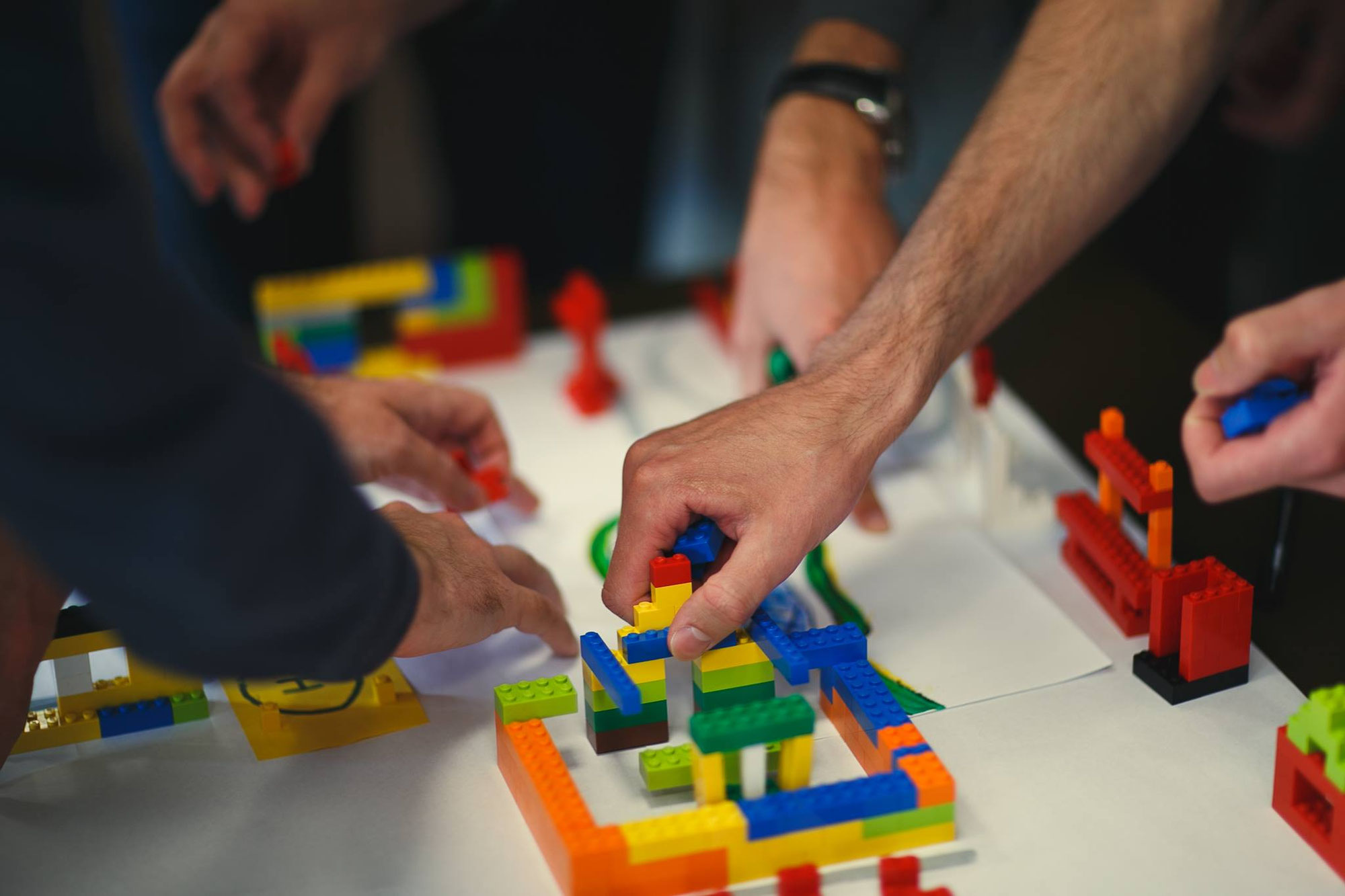 EXPERIENCE REPORTS - Scrum Simulation with LEGO