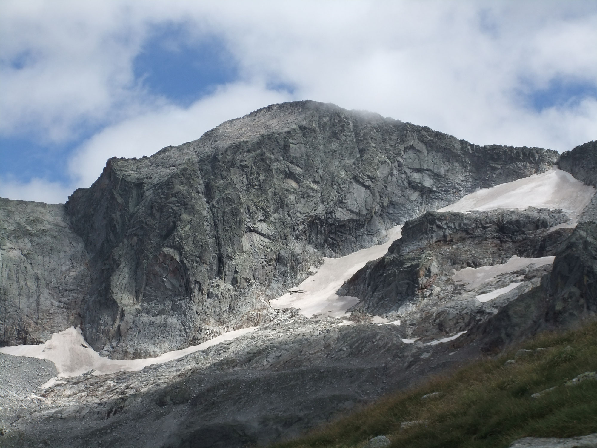 Traversée des granges d'Astau à l'Hospice de France - Guide haute ...