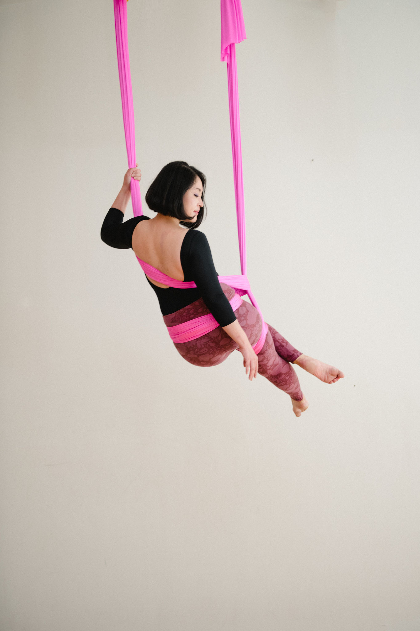Mei Kei Maggie Hui - Aerial Yoga / Circus / NYC