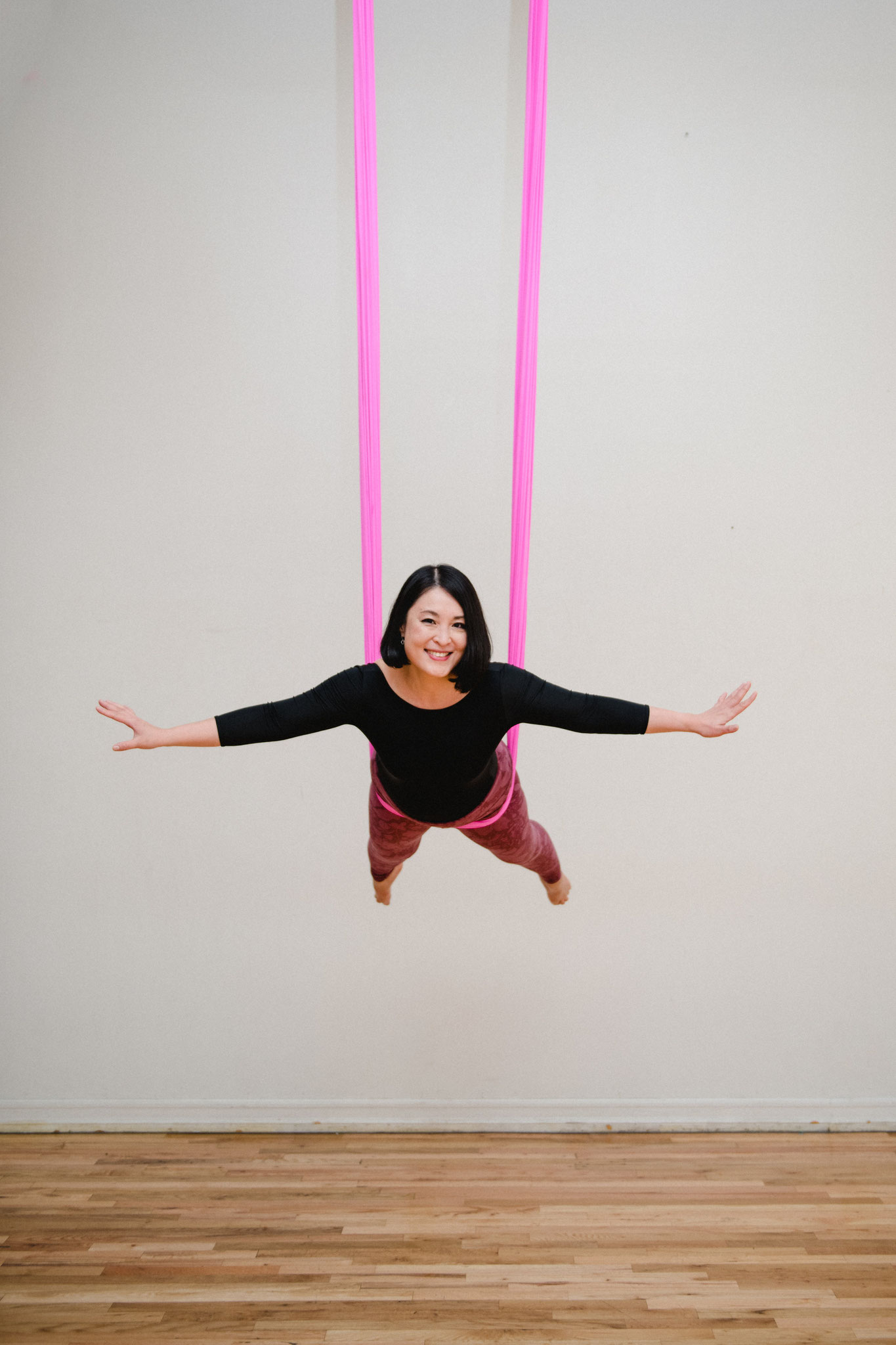 Mei Kei Maggie Hui - Aerial Yoga / Circus / NYC