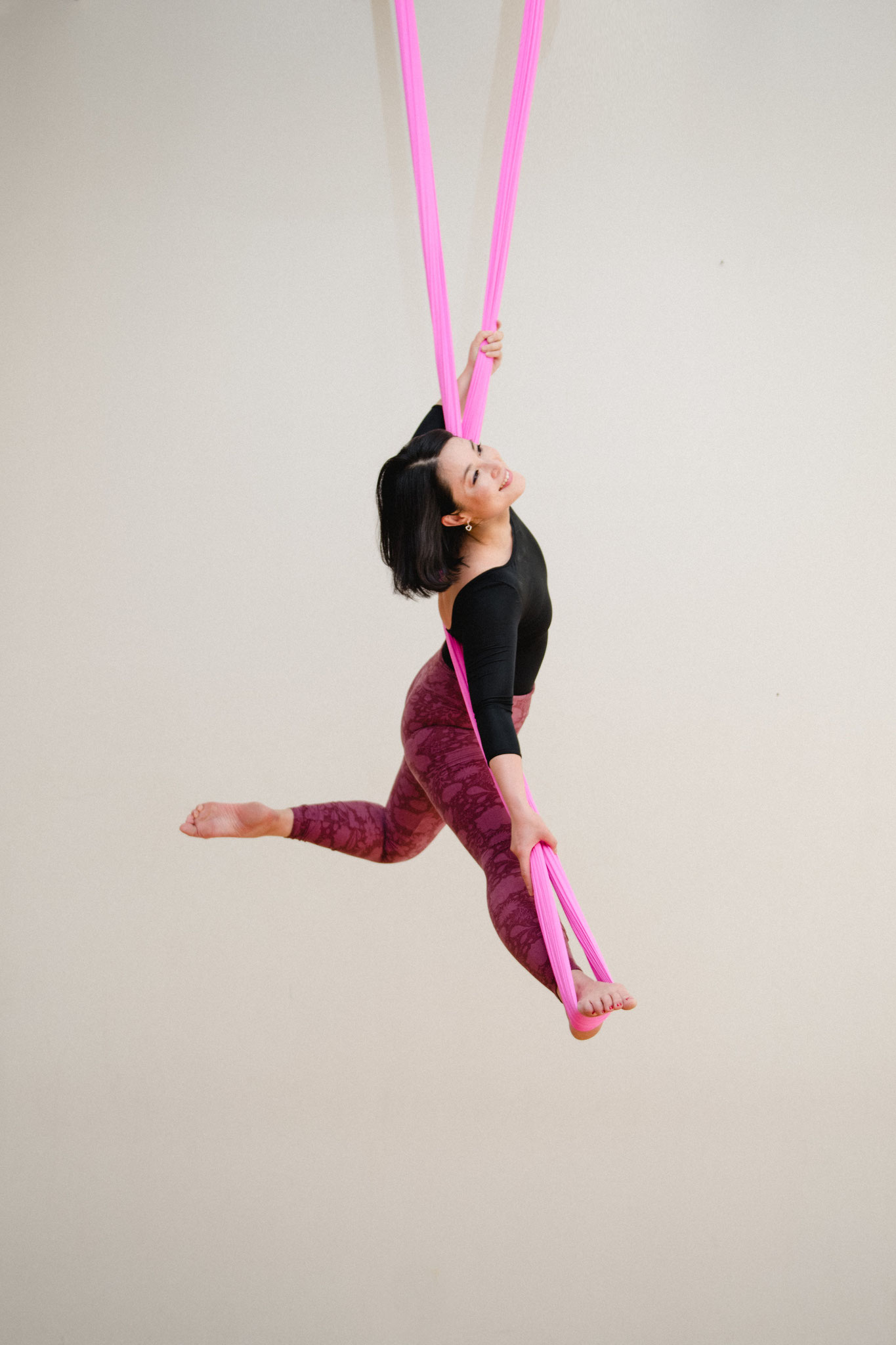 Mei Kei Maggie Hui - Aerial Yoga / Circus / NYC