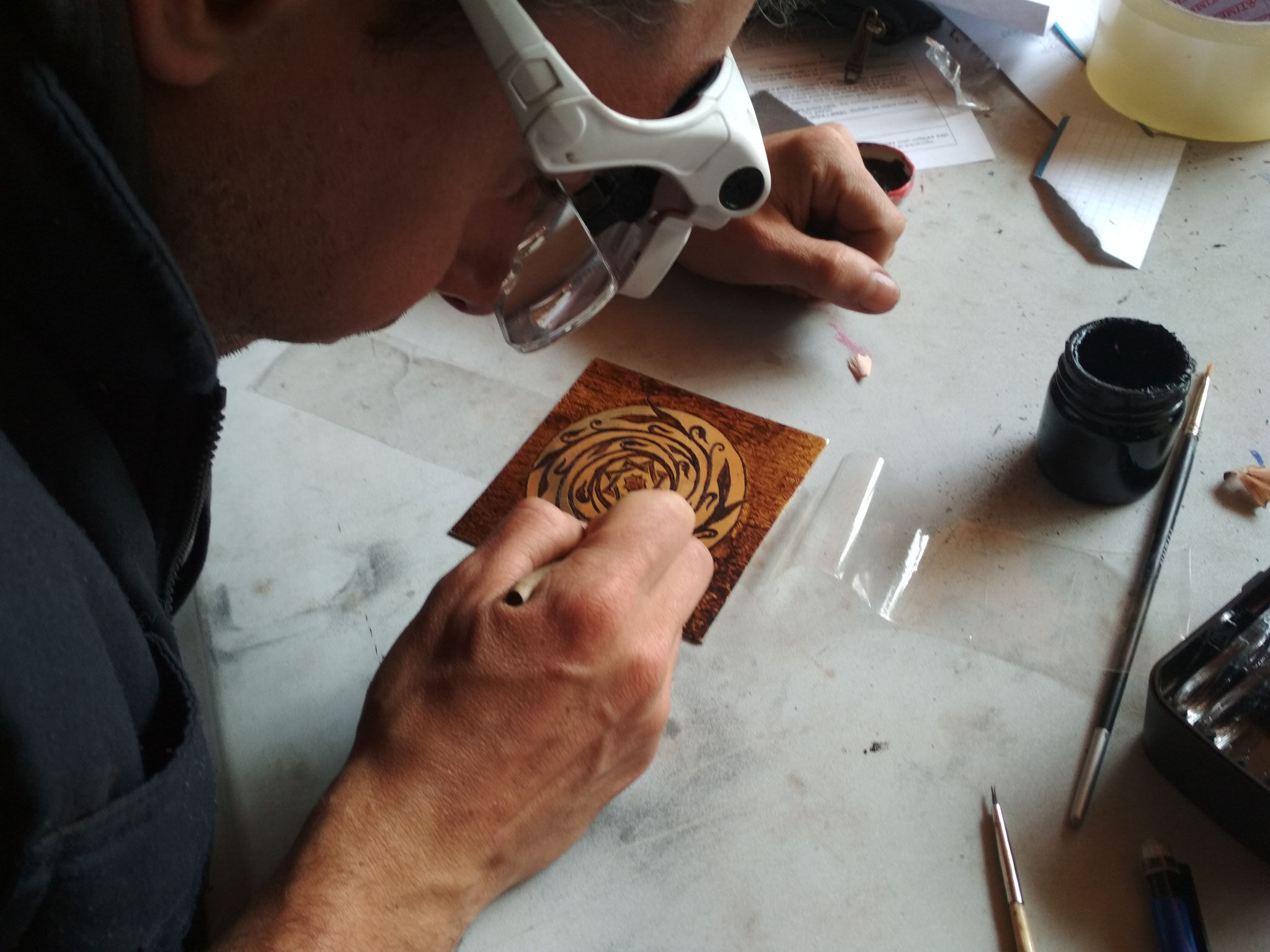 Grabado sobre metales - ESCUELA DE HERREROS RAMON RECUERO