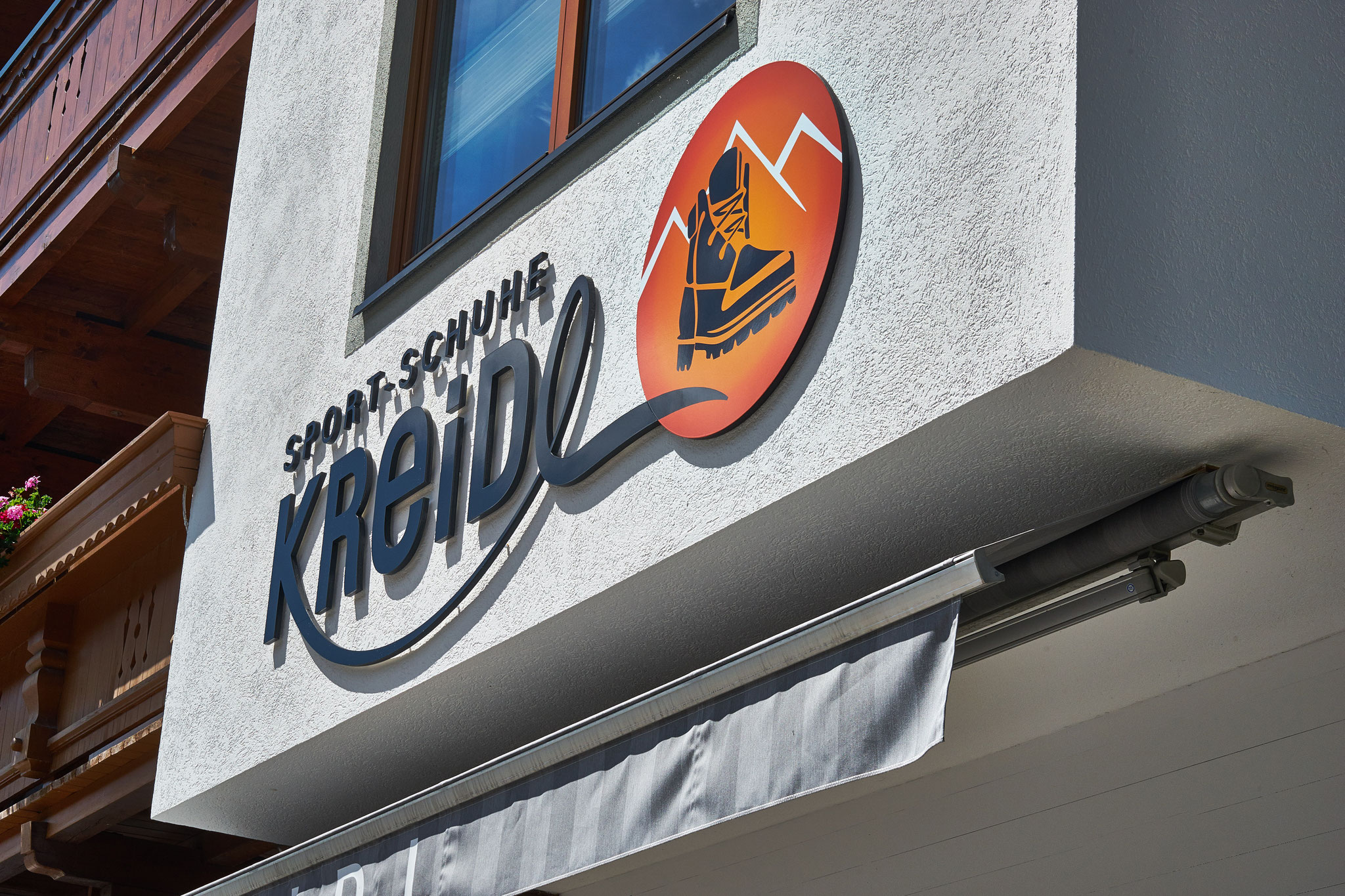 Leuchtwerbung, Lasergravur, Holzdruck & Beschriftung - WERBETECHNIK ...