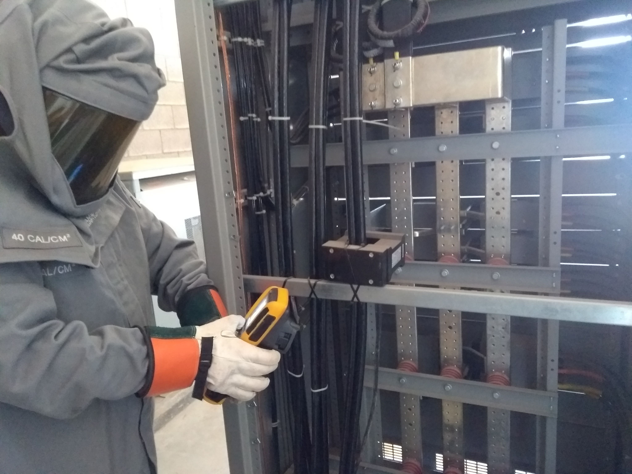 CONOCE NUESTROS SERVICIOS: - Página web de dmgelectric