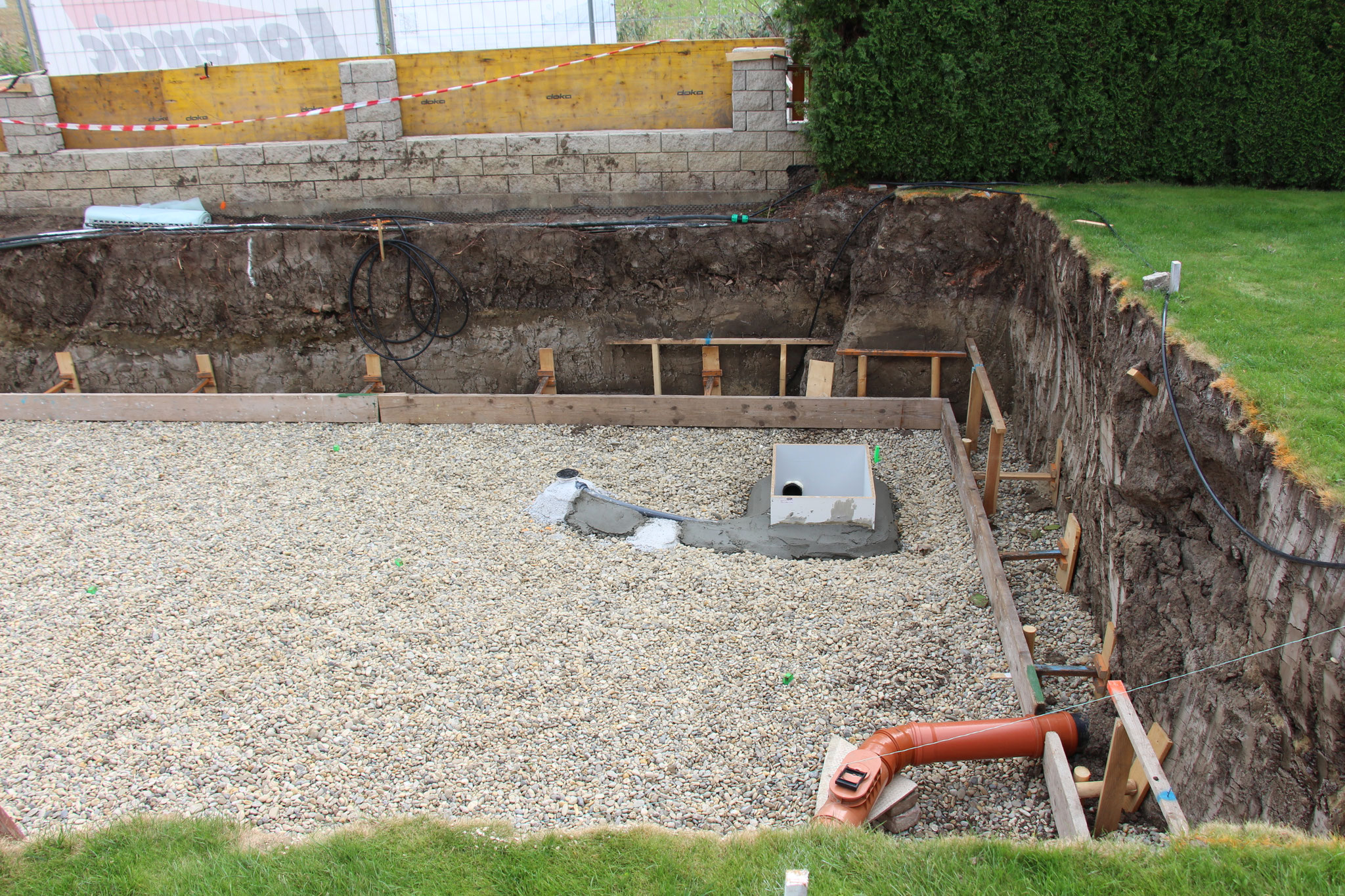 Poolbau Ablauf - Pool & more GmbH - Folien Poolbau Niederösterreich Wien