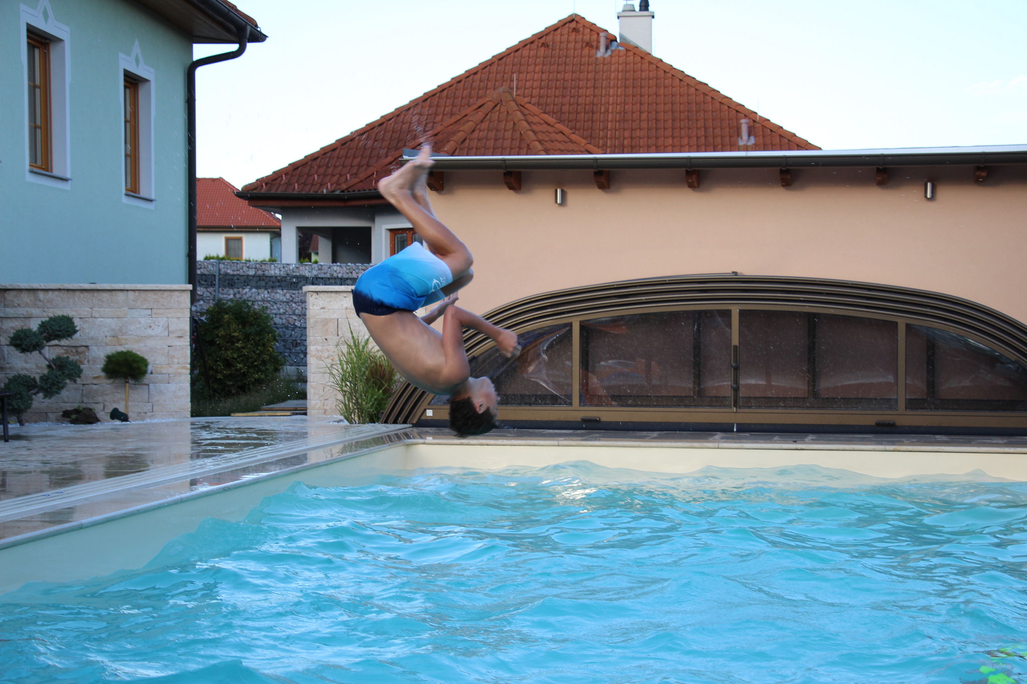 Poolbau Ablauf - Pool & more GmbH - Folien Poolbau Niederösterreich Wien