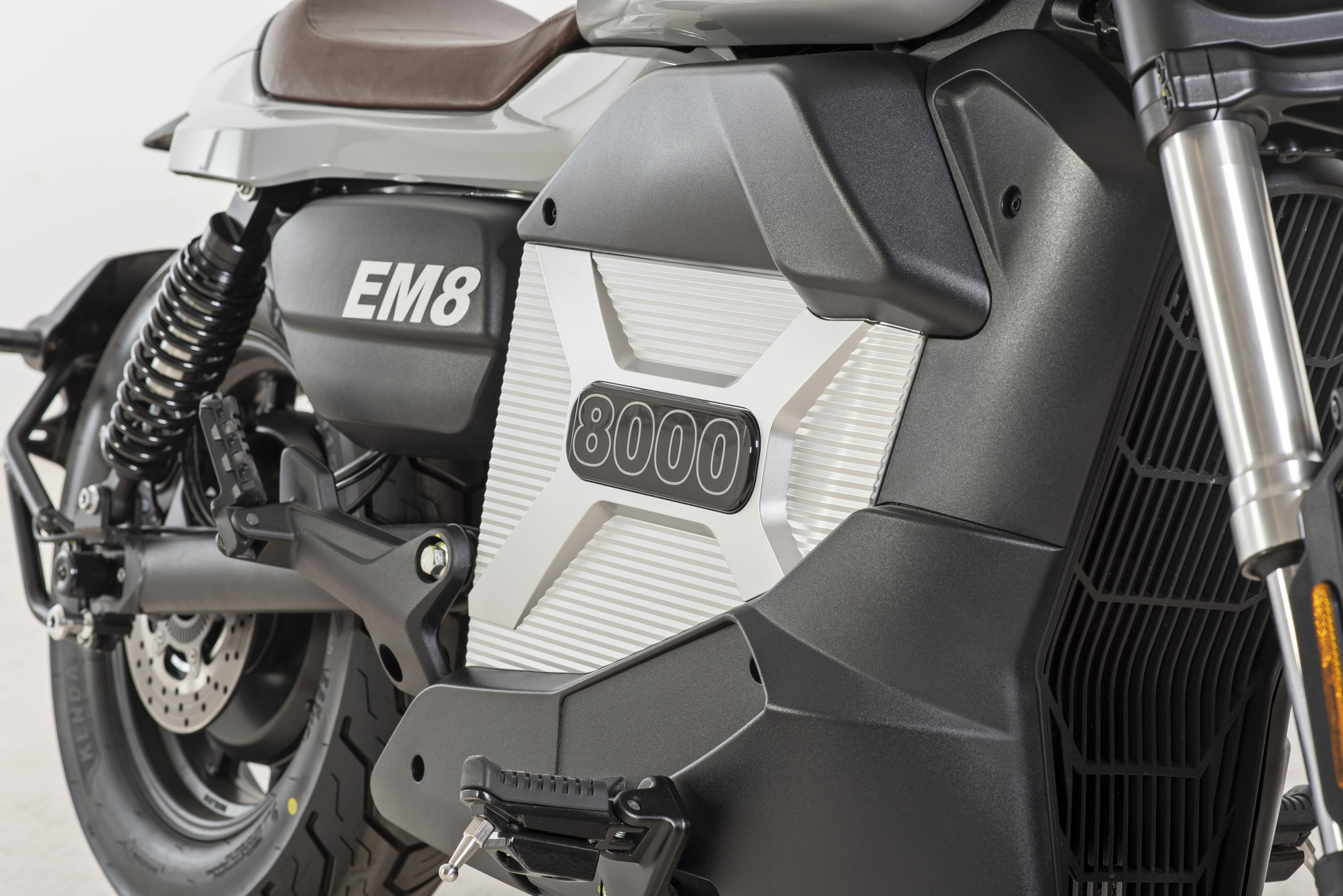 EM8 Modellübersicht - E.F.O-Elektroroller - ES300 - ES400 - ES500 ...