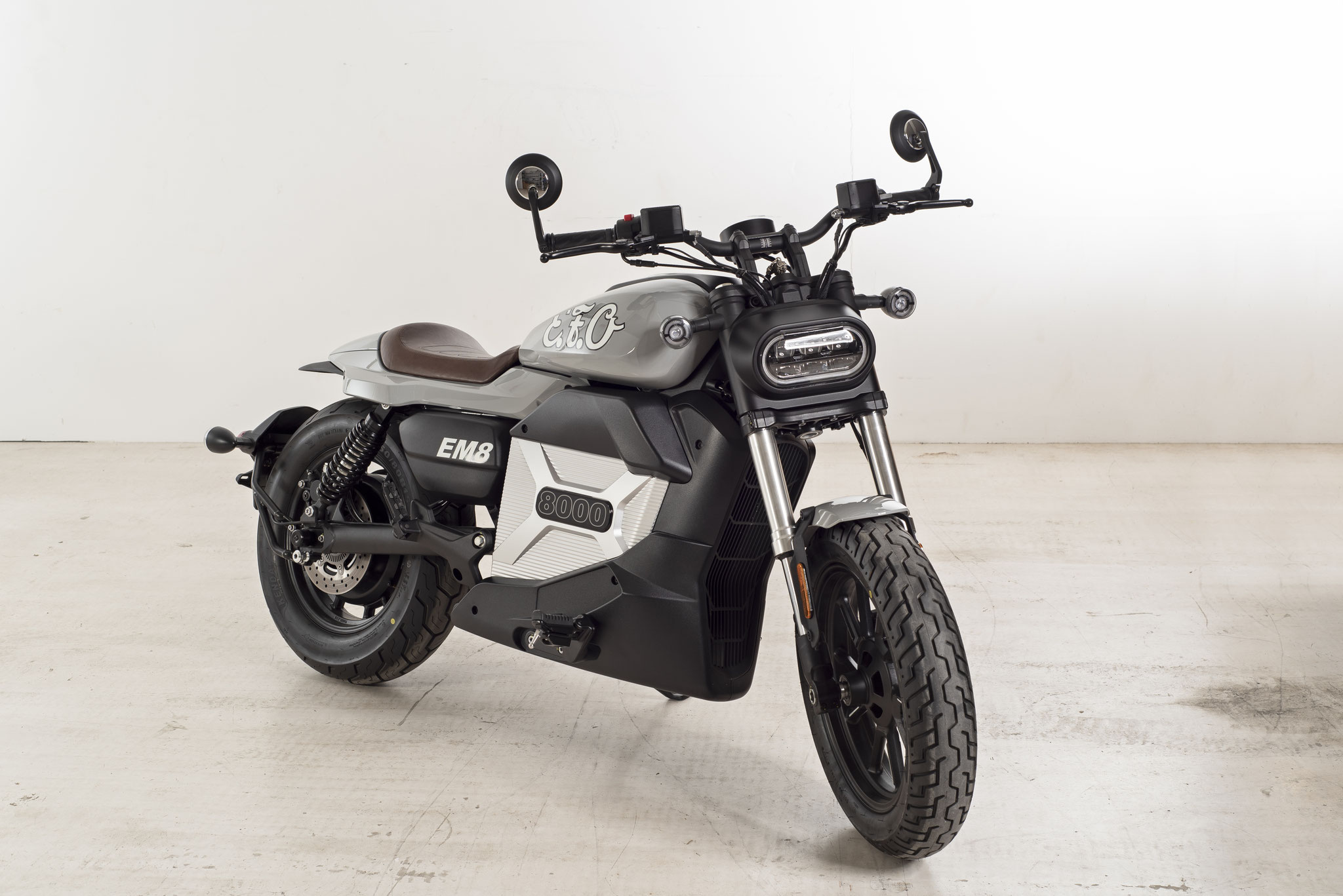 EM8 Modellübersicht - E.F.O-Elektroroller - ES300 - ES400 - ES500 ...