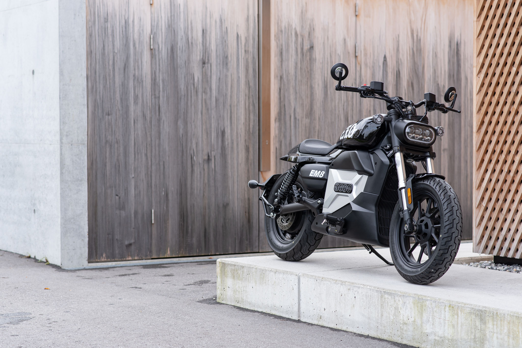 EM8 Modellübersicht - E.F.O-Elektroroller - ES300 - ES400 - ES500 ...