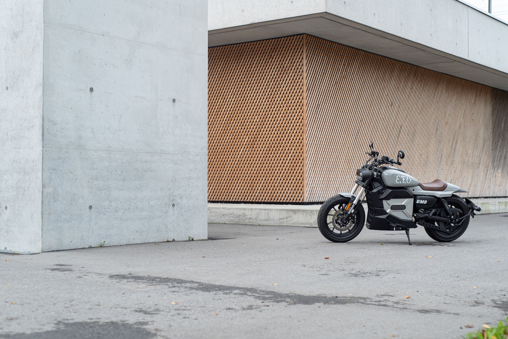 EM8 Modellübersicht - E.F.O-Elektroroller - ES300 - ES400 - ES500 ...