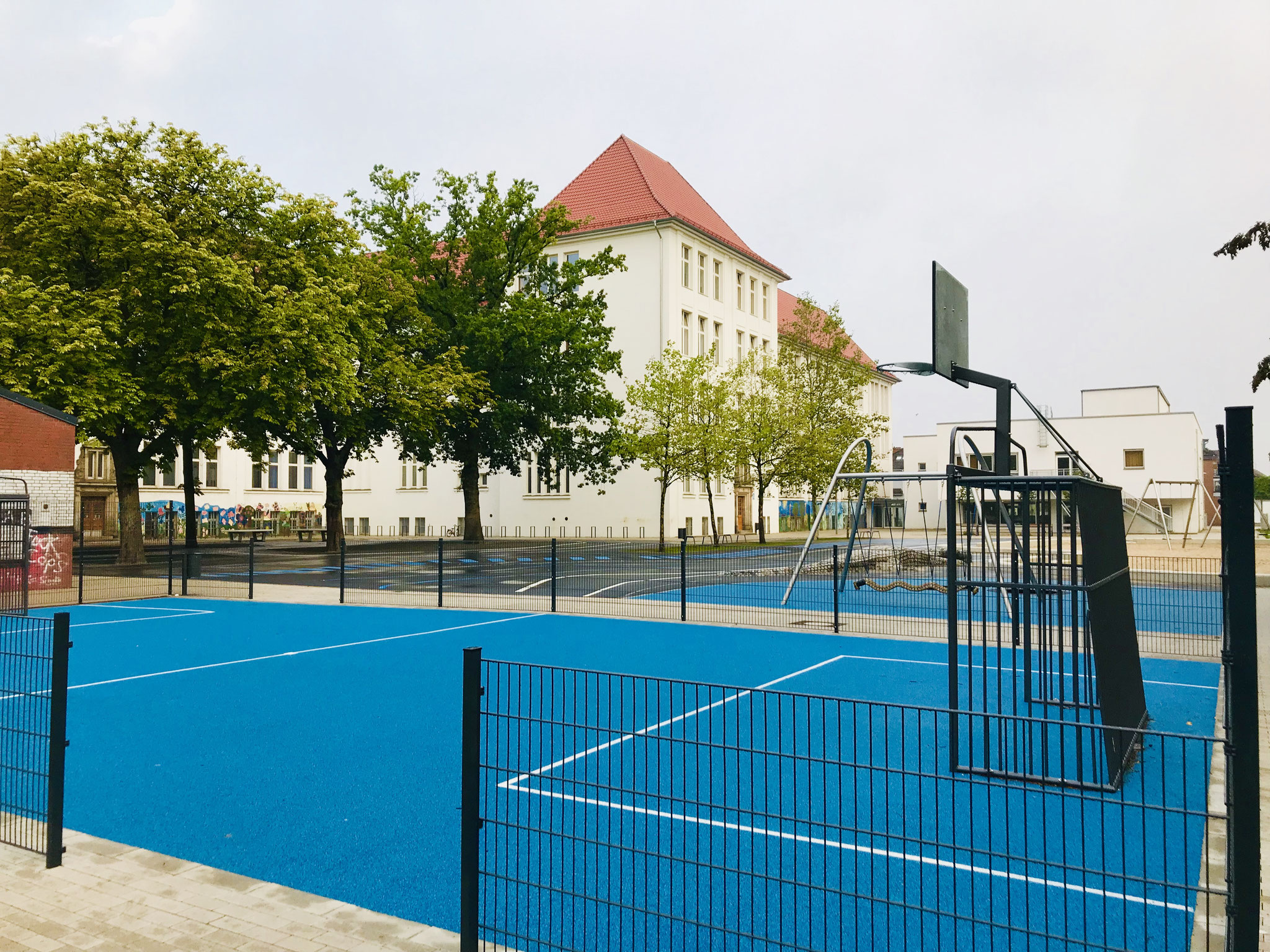 Schulhof - Ganztagsgrundschule Fischerhuder Straße