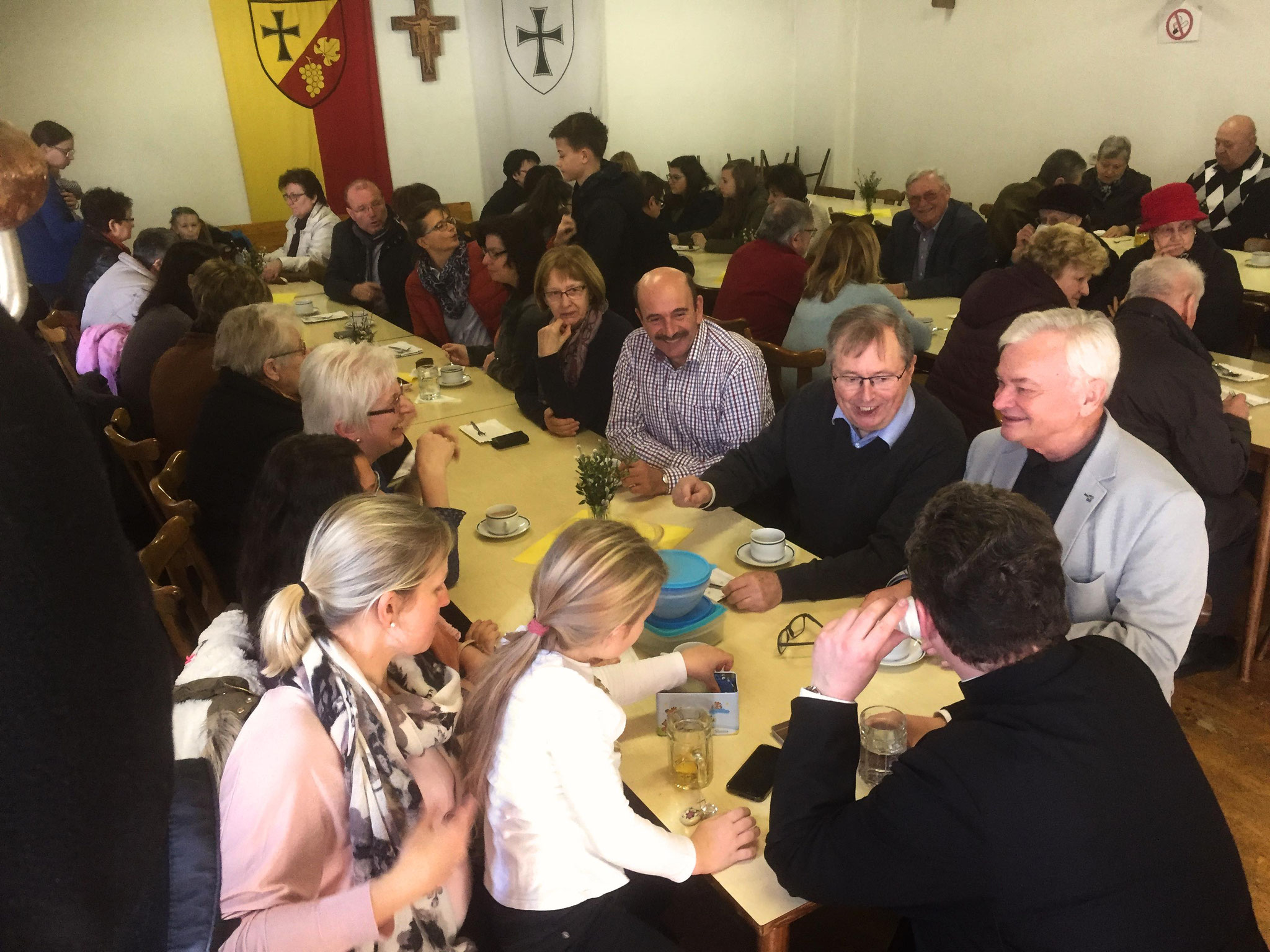 Familienmesse und Pfarrcafe - Pfarre Palterndorf Familienmesse und Pfarrcafe - Pfarre Palterndorf