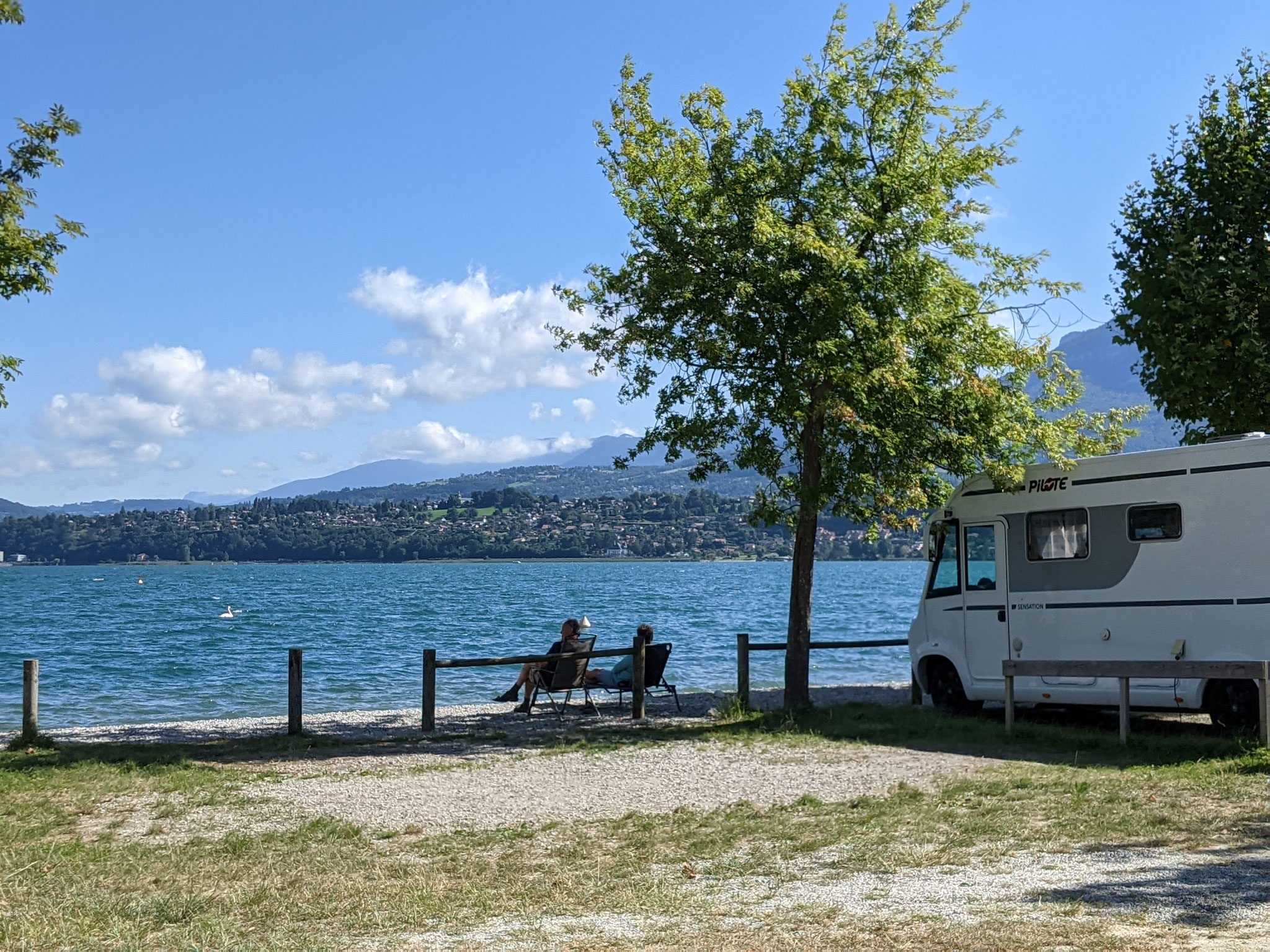 Camping international - Camping de l'île aux cygnes - Lac du Bourget