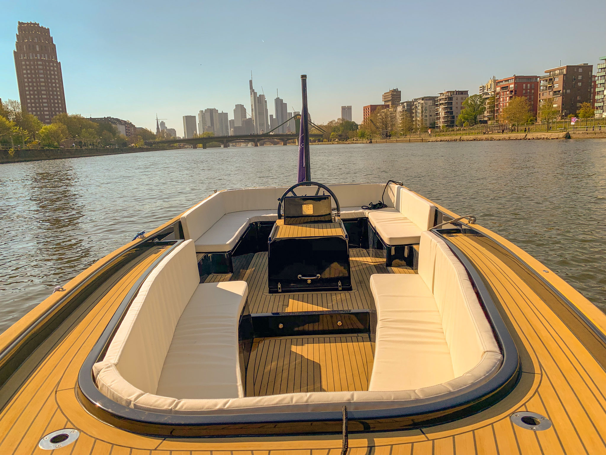 TENDERBOOT - Das perfekte Partyboot - FÜHRERSCHEINFREIE 15PS BOOTE ...