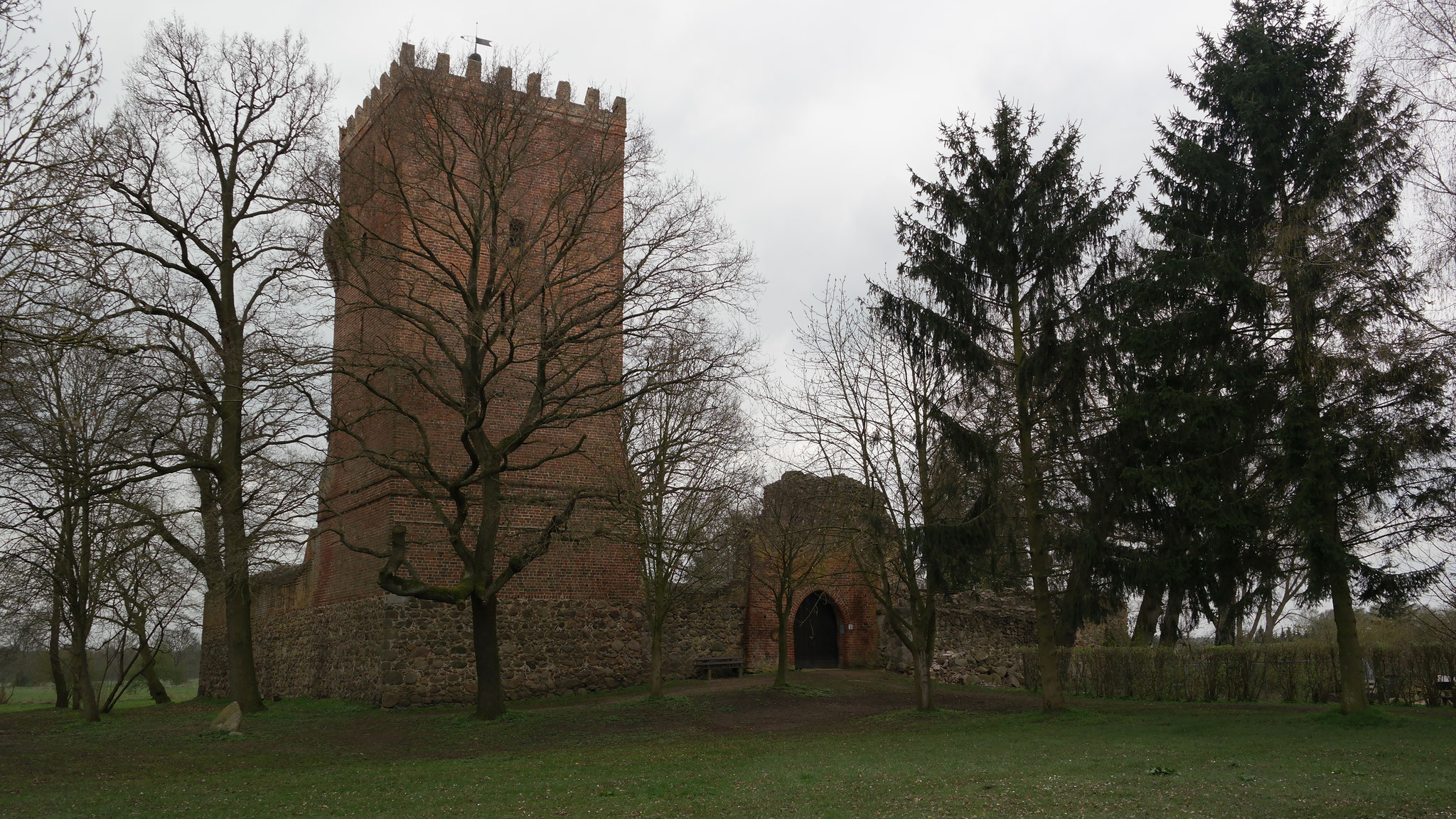 Burgruine - Apenburg (Altmarkkreis Salzwedel) - Burgendatenbank und ...