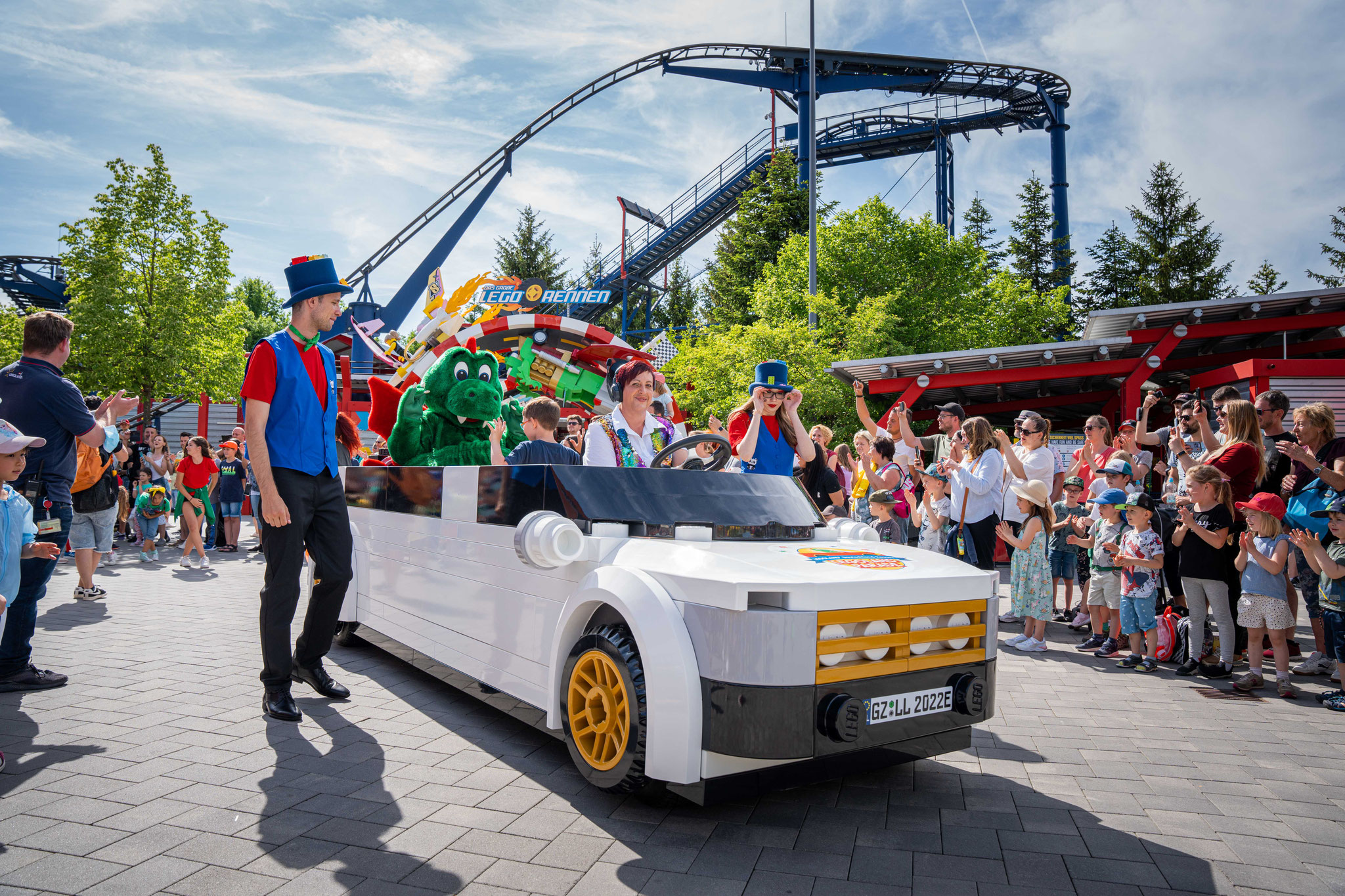 Geheimnis gelüftet: Paraden-Auftakt im LEGOLAND® - Freizeitpark ...