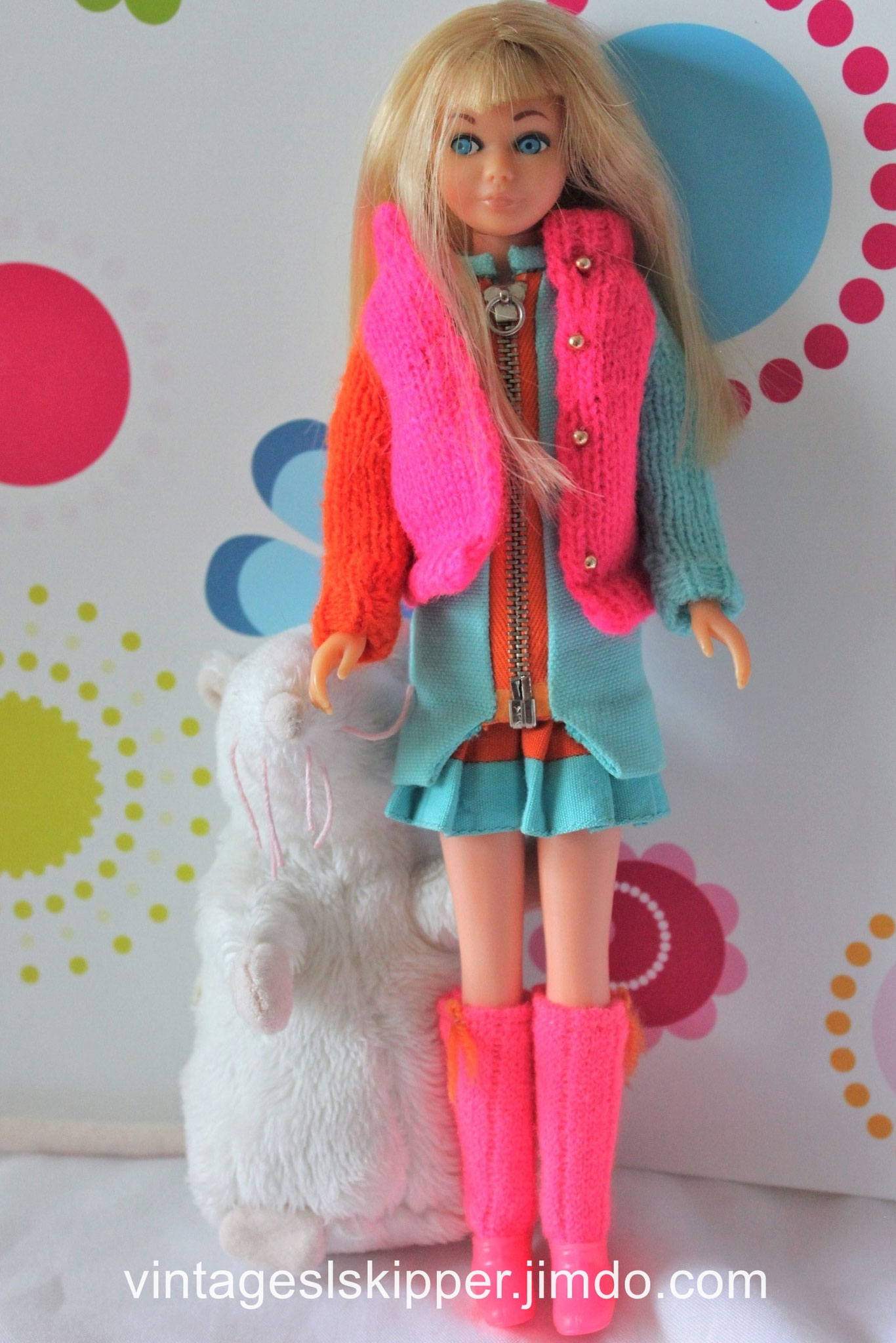 Mod Fashions #1 - Skipper Doll Website (Barbie's little sister)