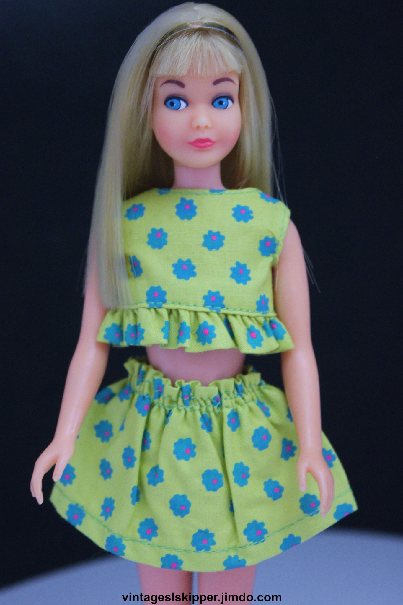 Mod Fashions #2 - Skipper Doll Website (Barbie's little sister)