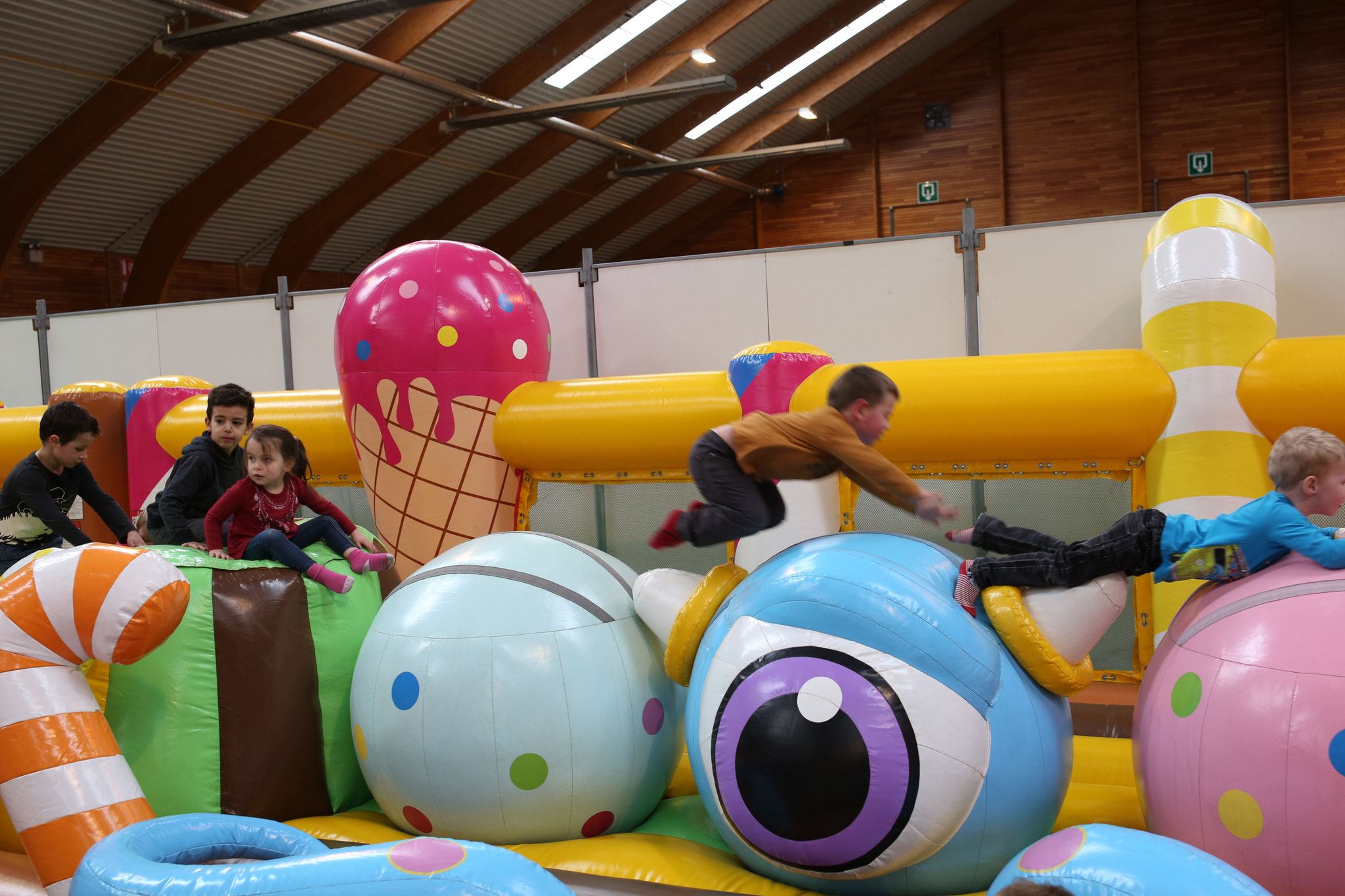 PARC FAMILY JUMP - Location de jeux et châteaux gonflables