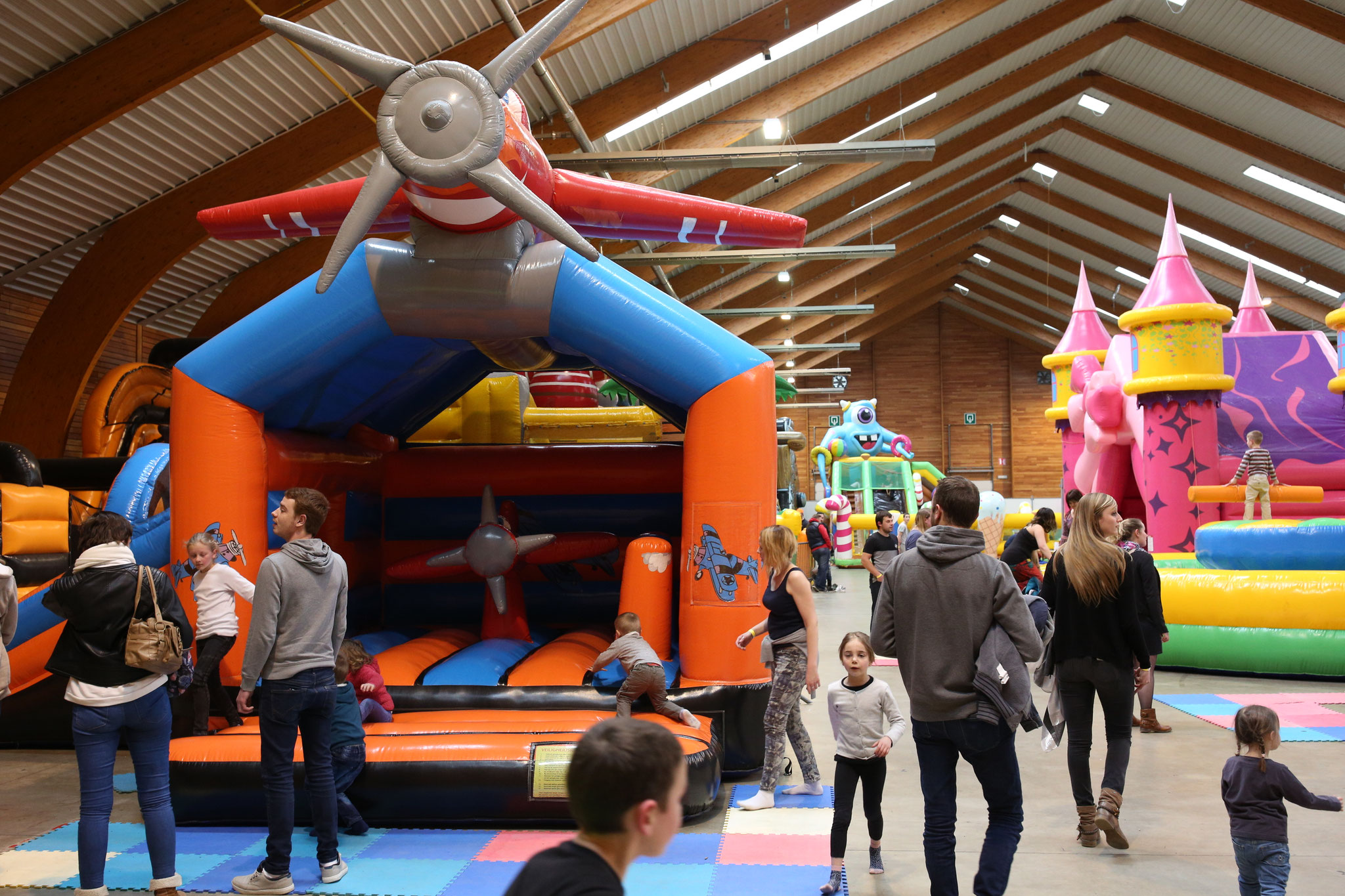PARC FAMILY JUMP - Location de jeux et châteaux gonflables