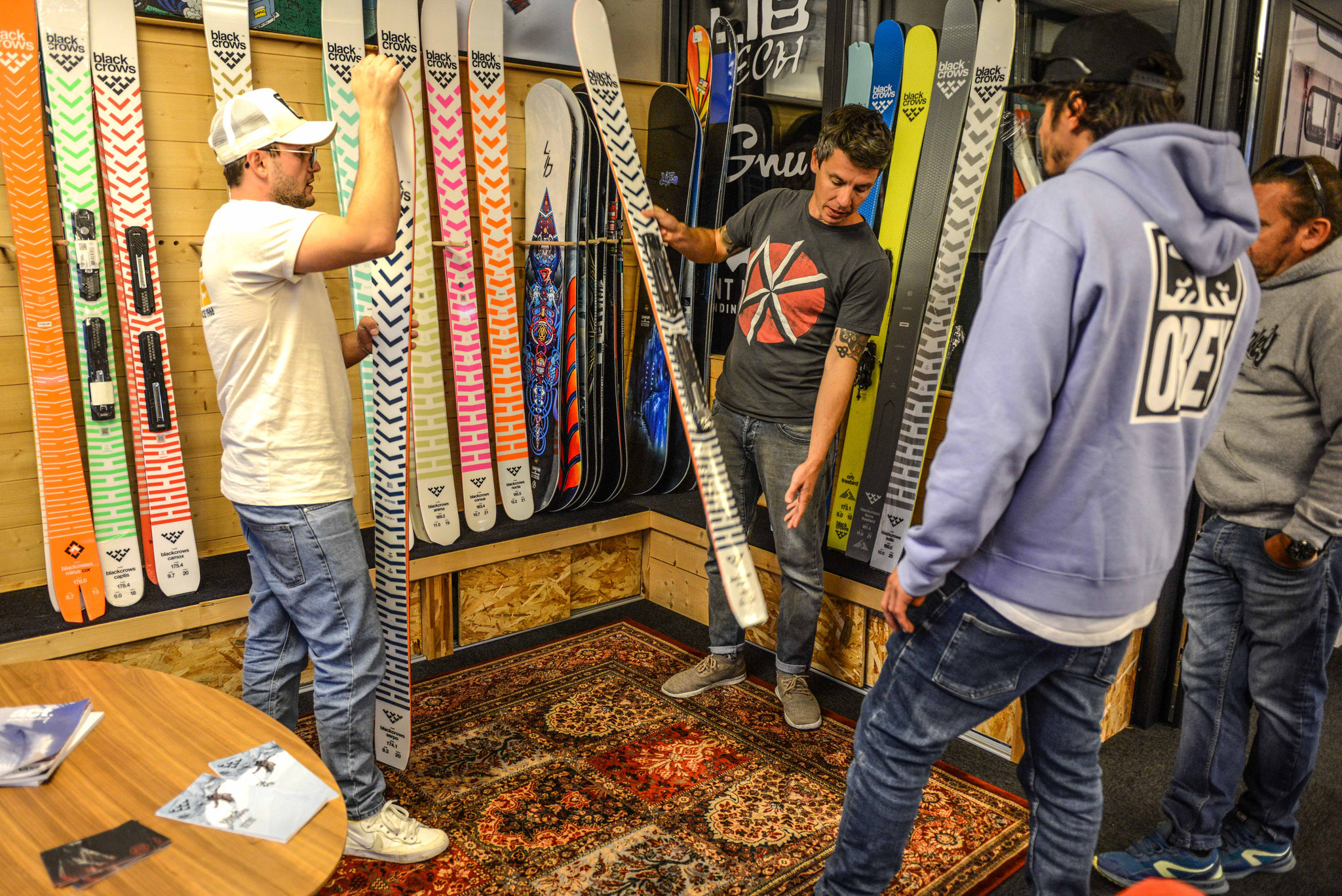 Pro shop Black Crows Montgenèvre - Ski Palace - Magasin de Sport ...