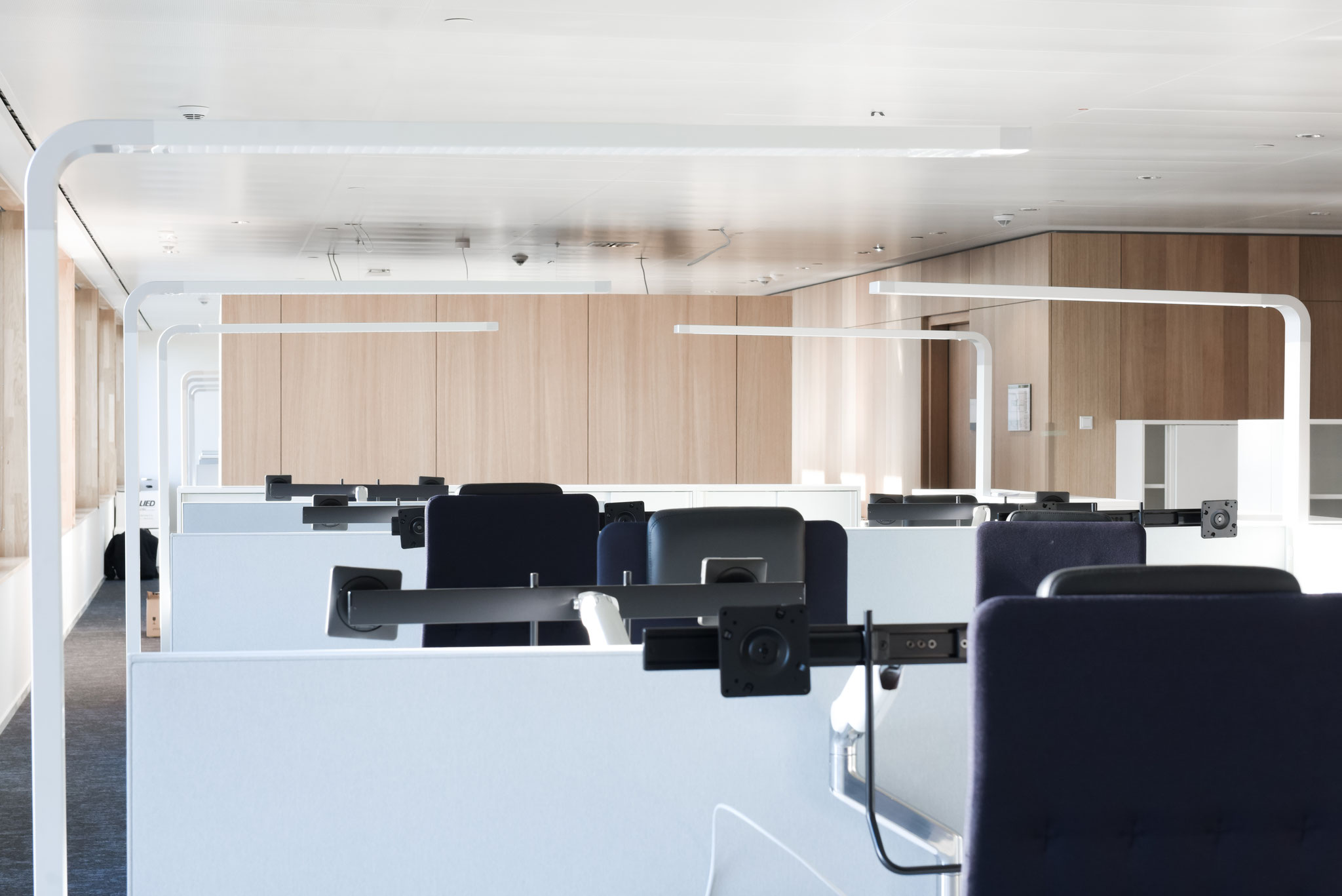 Creos - Aménagement d'un espace de travail fonctionnel - Bureau Moderne