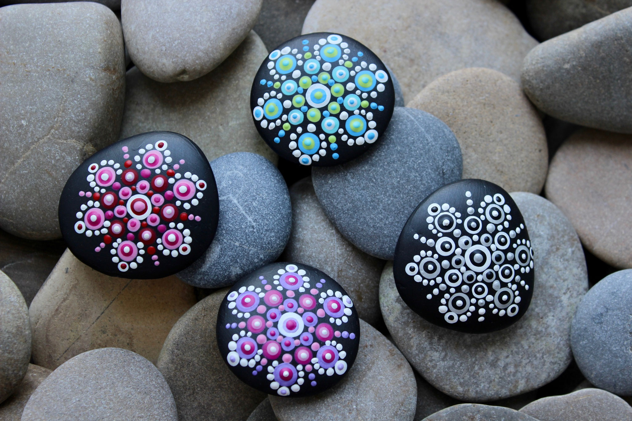 Steinkunst - Dot-Painting