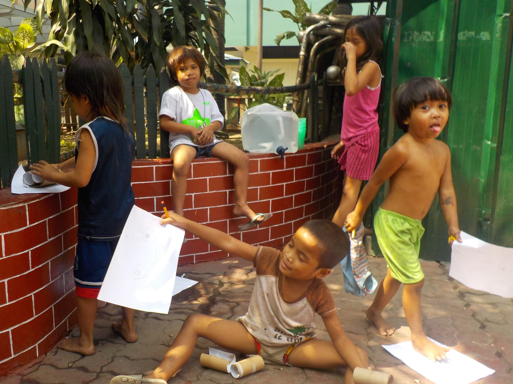 Project: Teaching STREET KiDS in Manila - Connect minds 4 change