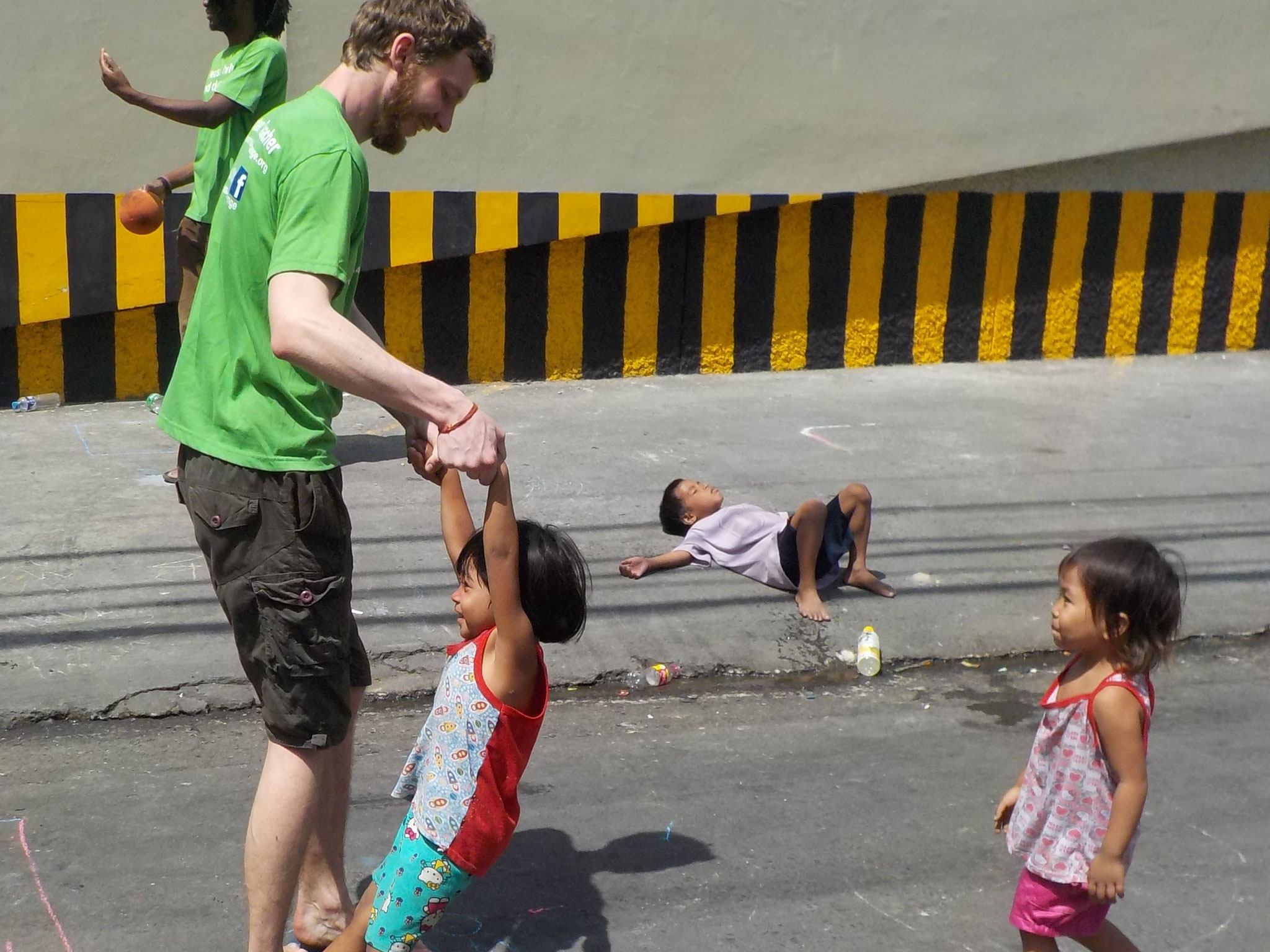 Project: Teaching STREET KiDS in Manila - Connect minds 4 change