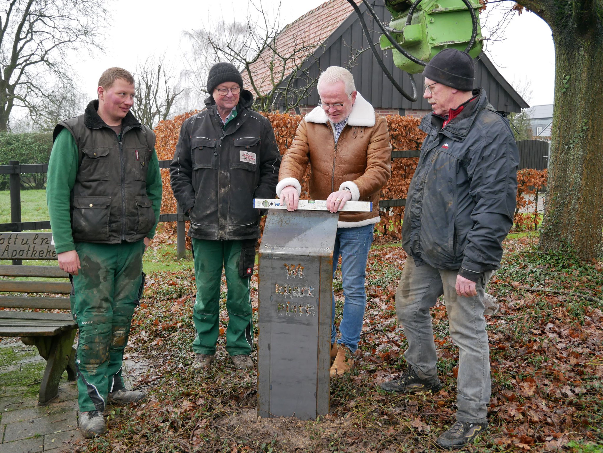 Plattdeutscher Weg mit Infotafeln auf plattdeutsch - LEADER Region ...