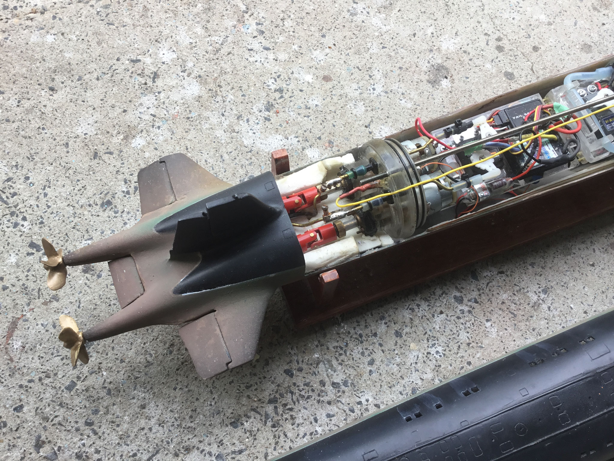 RC Model Submarine kits and cylinders - zerobubblemodeldesign