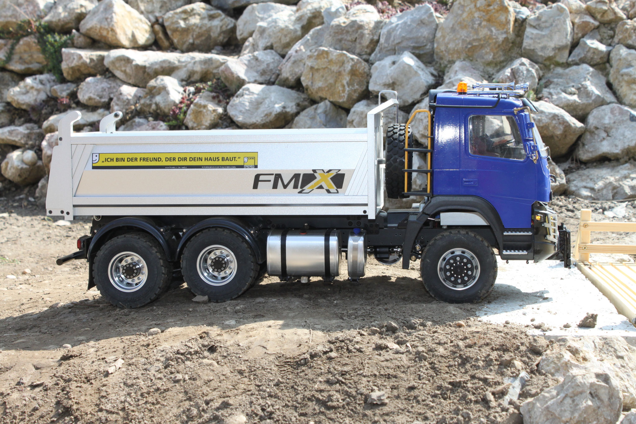 Volvo FMX 6x6 1:14 - truckbastlers Webseite!