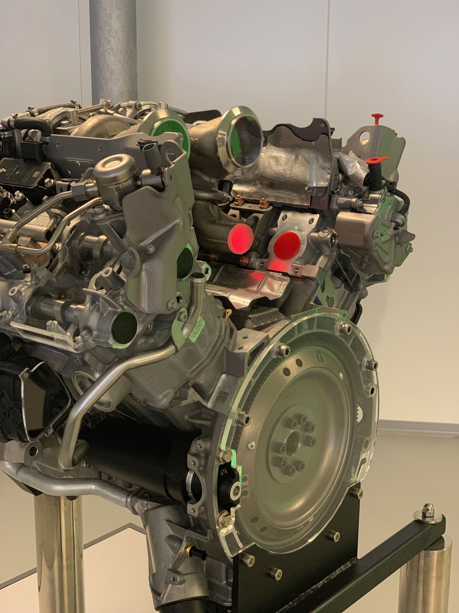 BP Europe AMG M177 4 Liter V8 Bi-Turbo Schnittexponat mit Antrieb - PS ...